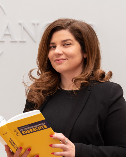 Mag. Manuela J. Manour LL.M. – Advocheck24 Österreich